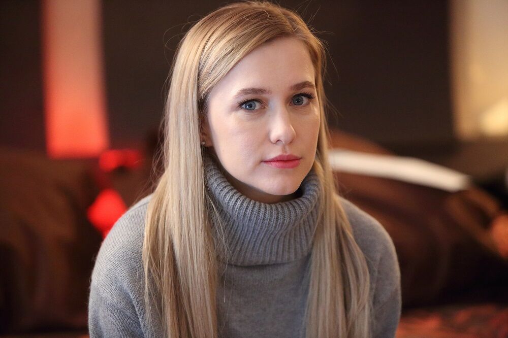 Сериалы «Сквозь слезы к счастью» на Домашнем: содержание, актеры, даты ...